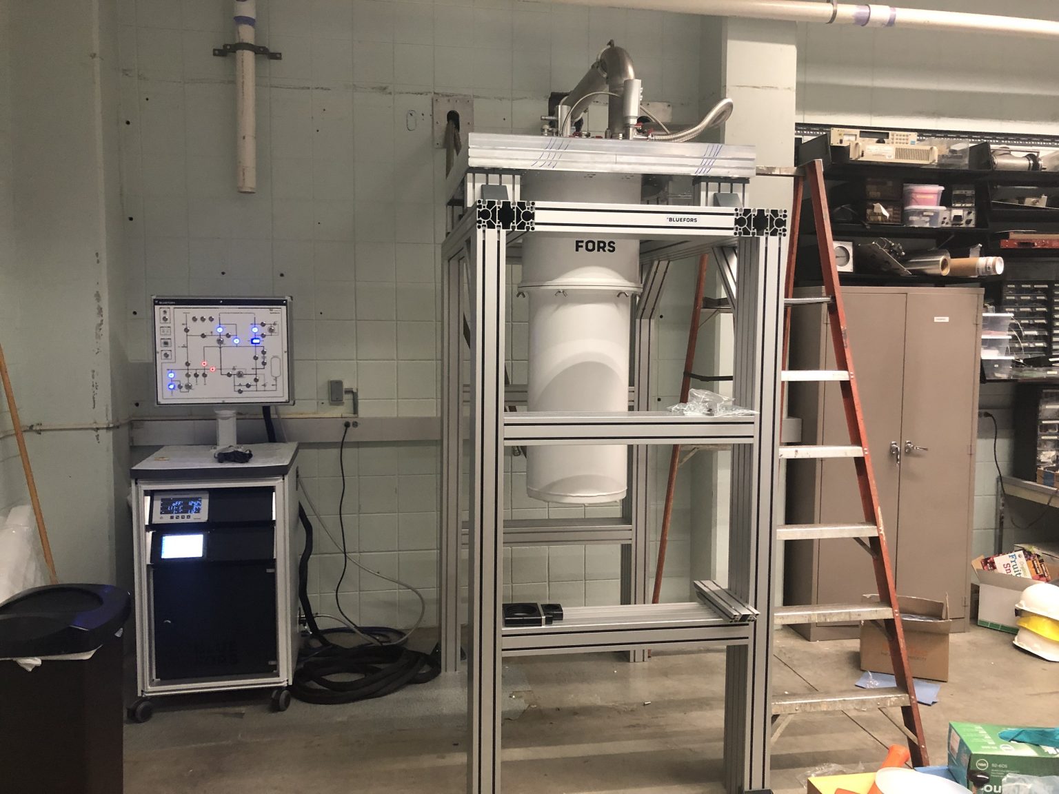 New dilution refrigerator installed! – Superconducting Quantum Systems