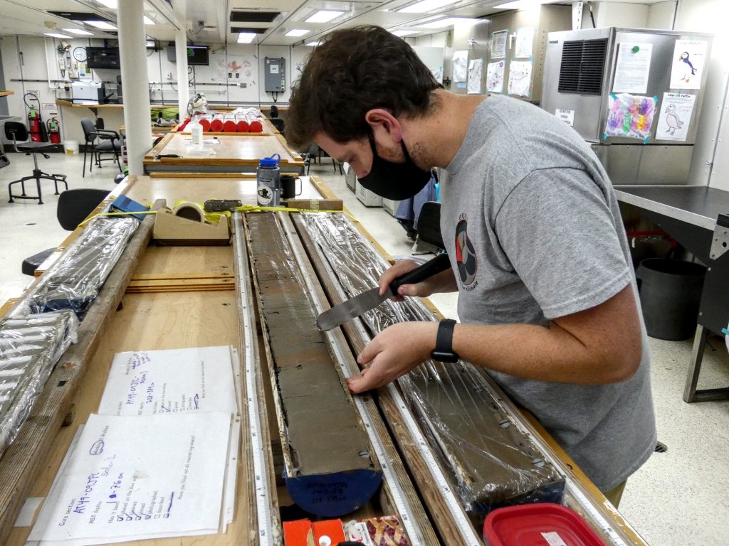 Scientist’s Guide to Describing Mud – PUFINS at Sea